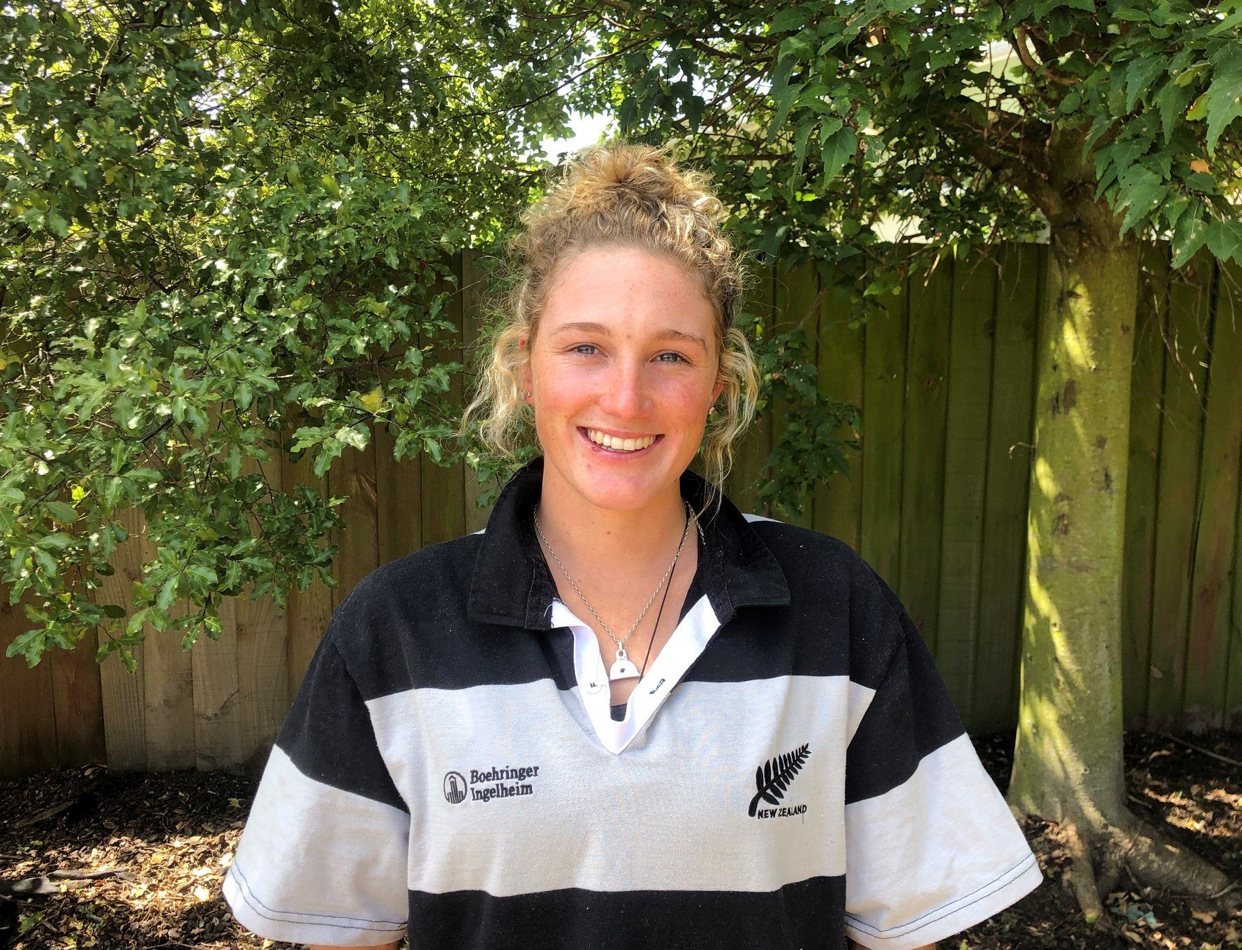 Aspiring agri-leader receives scholarship - Young Country