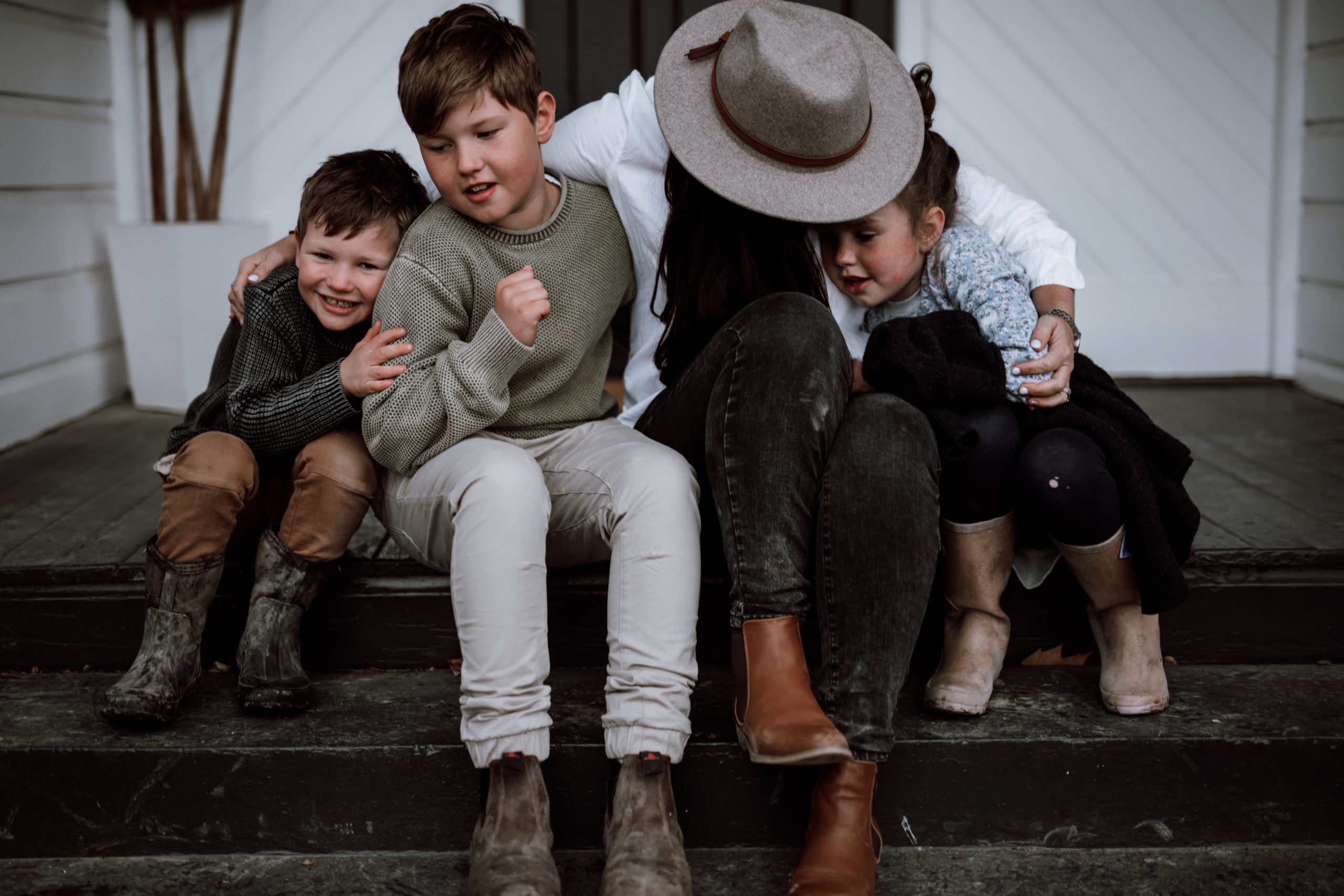 S2 Ep3: Elizabeth Hayes, Nest Tree Houses - Young Country